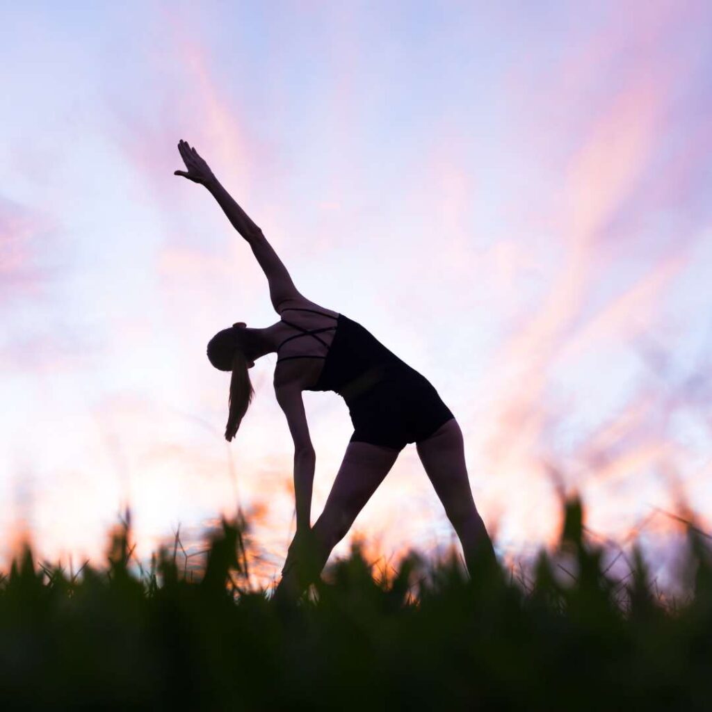 new back tips - the lower back decompressive stretch — 4-step guide ...